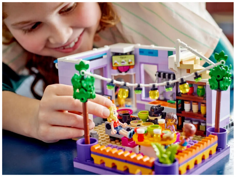 LEGO® Friends: Heartlake City Community Kitchen (41747) Along with an ...