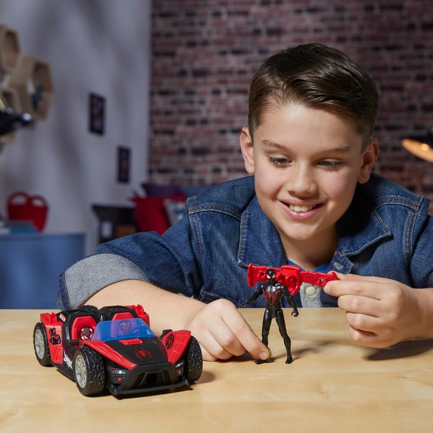 Hasbro Marvel Spider-Man: Venomversus Miles Morales Remix Blast Racer ...