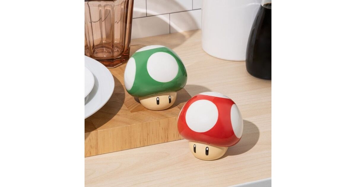 Super Mario Mushrooms Salt and Pepper Shakers | Nerdom, Greece